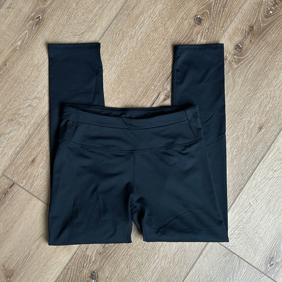 Fabletics | Pants & Jumpsuits | Fabletics Capri Legging | Poshmark